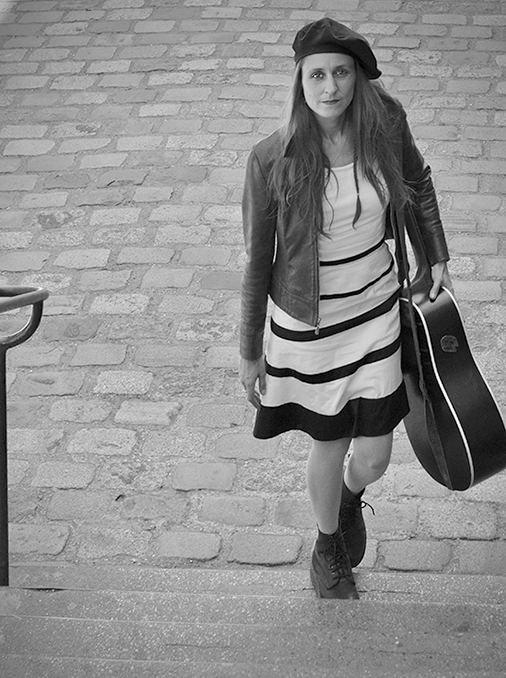 Lise, chanteuse compositrice interprète